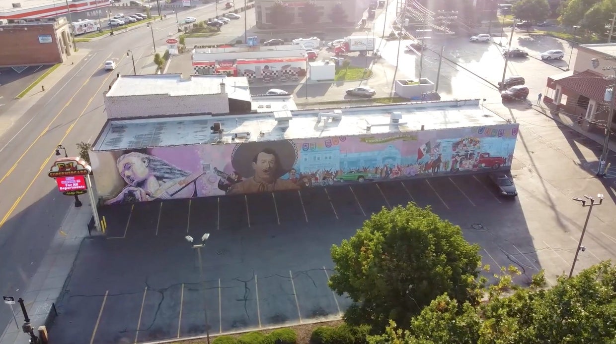 Local Southwest Detroit Muralist Tells the Stories of History along ...