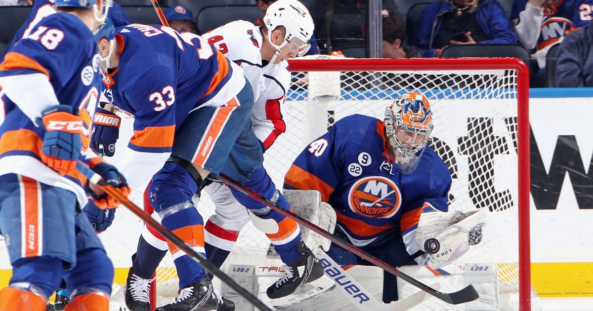 Varlamov makes 26 saves as Islanders rout Capitals - CBS New York