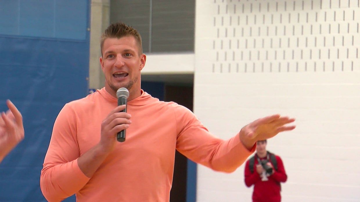 Rob Gronkowski Makes Surprise Visit To Hopkins High School - CBS Minnesota