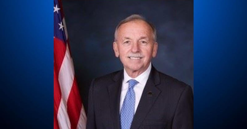 Danville mayor condemns racist masked protest in Blackhawk - CBS San ...