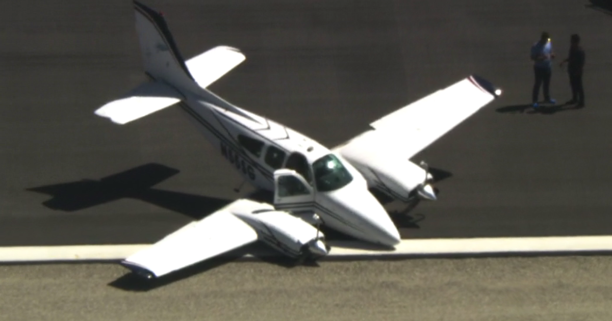 Landing gear of small private aircraft fails at Oxnard Airport with 2 ...