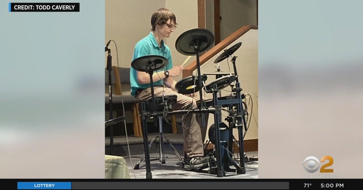 Levi Caverly, 18, dies after sand collapse on Jersey Shore - CBS New York