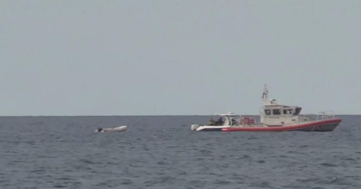 Body found in Lake Michigan offshore from Wilmette - CBS Chicago