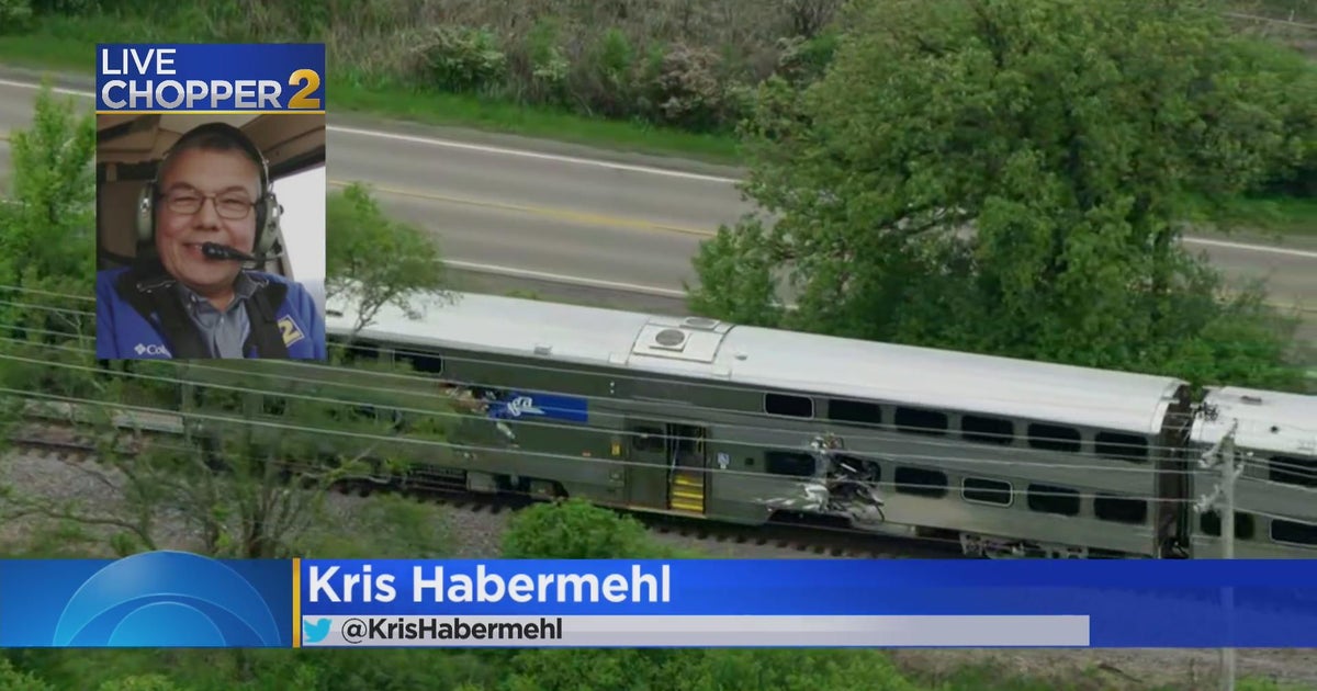 Metra train on move after deadly accident in Grayslake - CBS Chicago