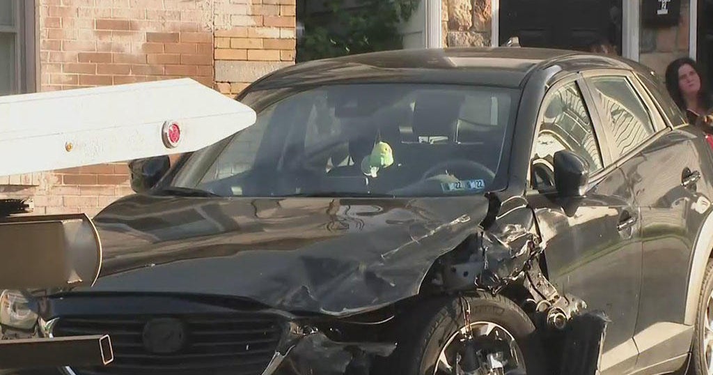 One Person Hospitalized After Multi Vehicle Crash In Hazelwood Cbs
