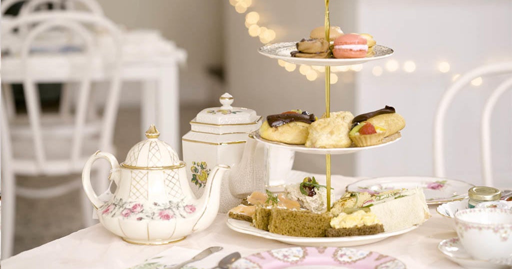 New England Living: The art of a proper English tea - CBS Boston