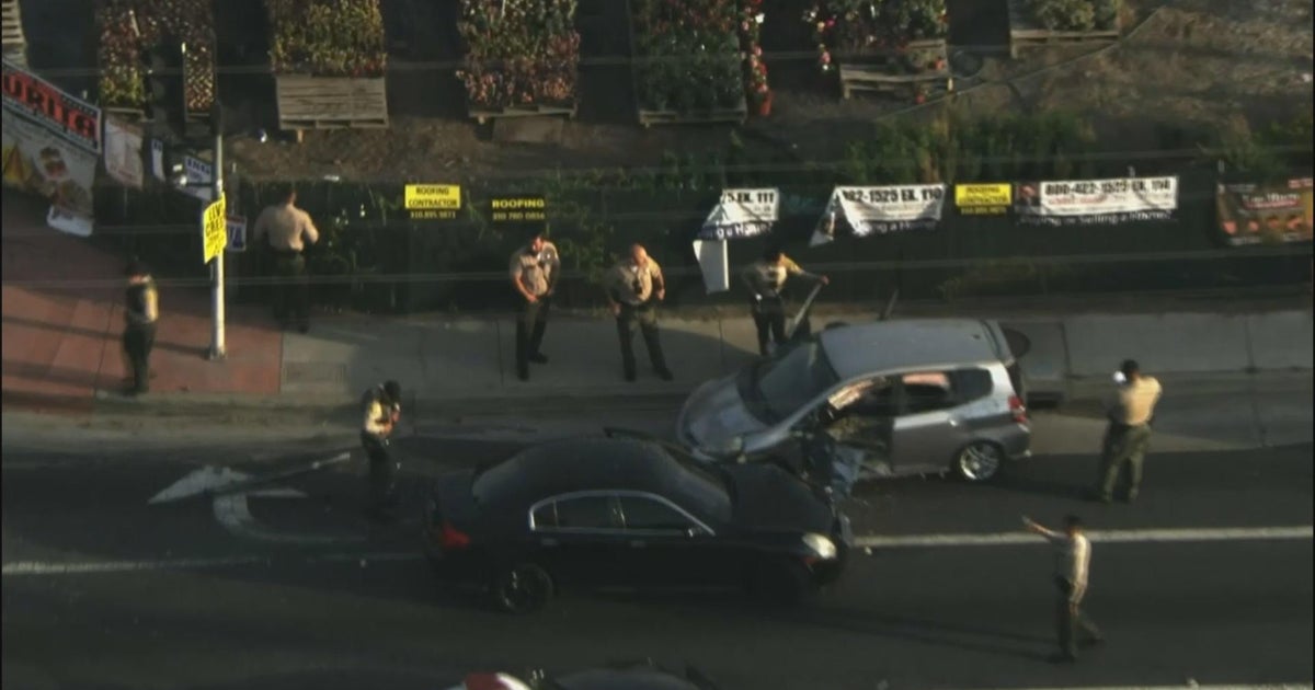 Pursuit ends in crash, authorities detain three - CBS Los Angeles