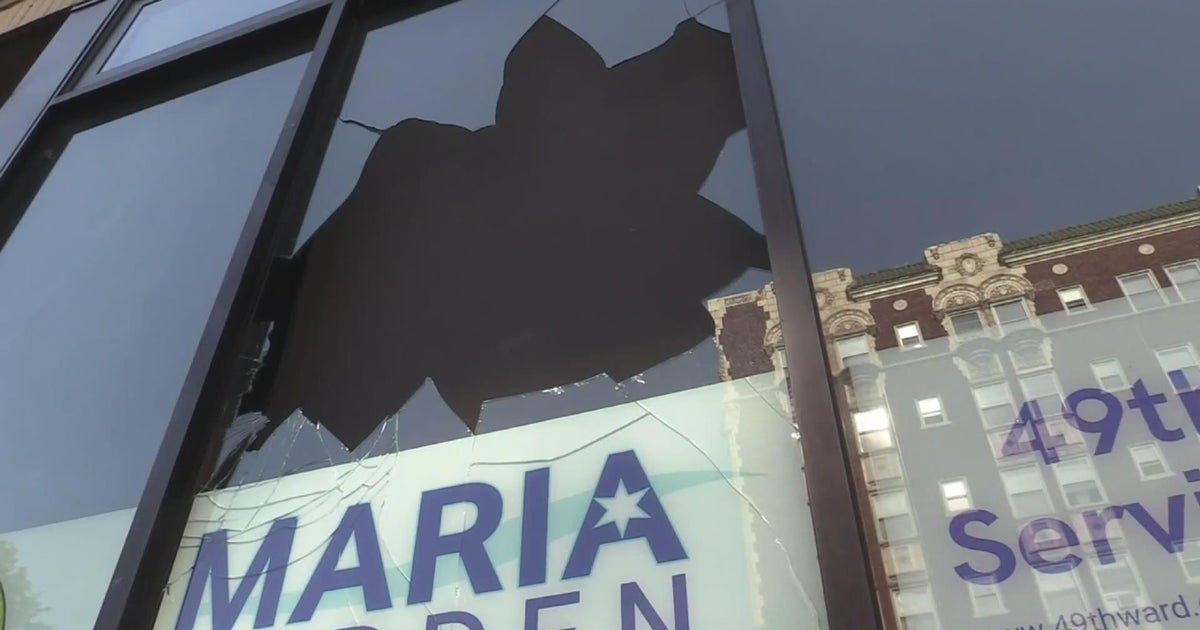 Alderwoman Maria Hadden's office vandalized in Rogers Park - CBS Chicago