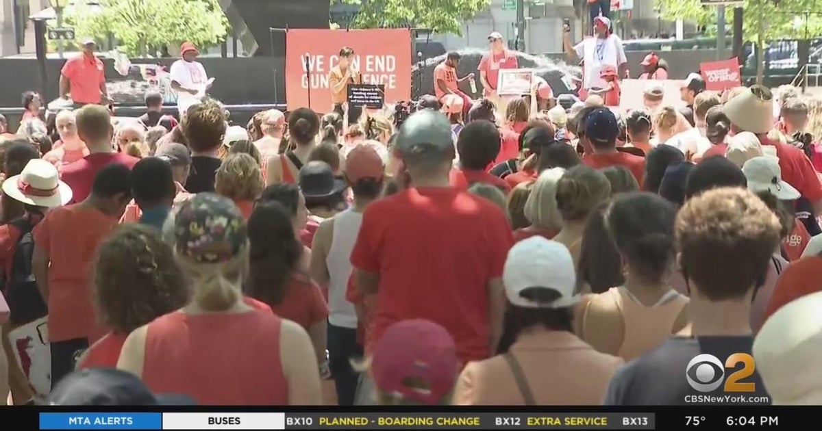 Moms Demand Action NYC sponsors anti-gun violence rally in Manhattan ...