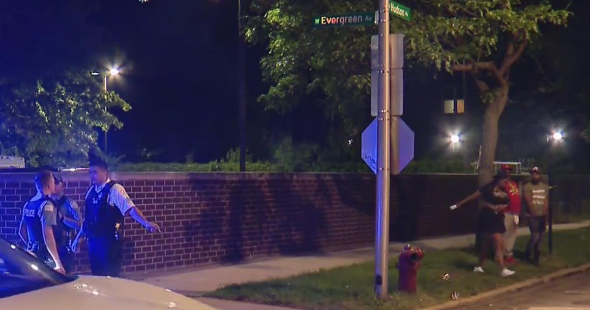 14-year-old boy among two wounded after shooting in Old Town - CBS Chicago