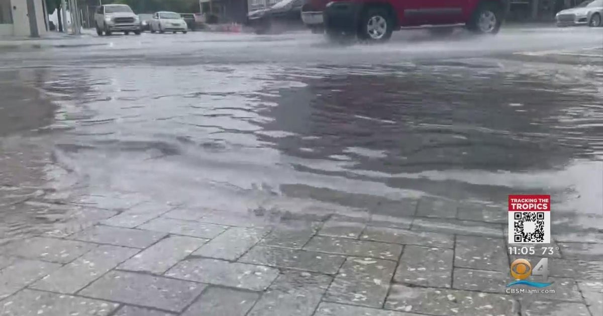 Drainage concerns in downtown Miami as rain keeps falling from tropical ...