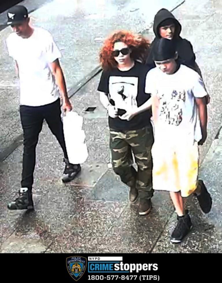 Police seek group accused of assaulting, robbing Bronx fruit stand ...
