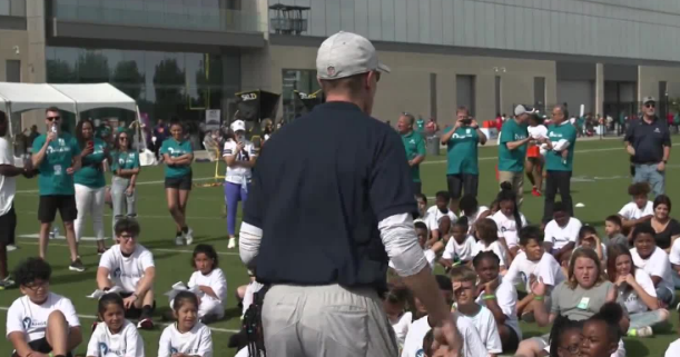 Dallas Cowboys host sports camp for kids with incarcerated parents ...