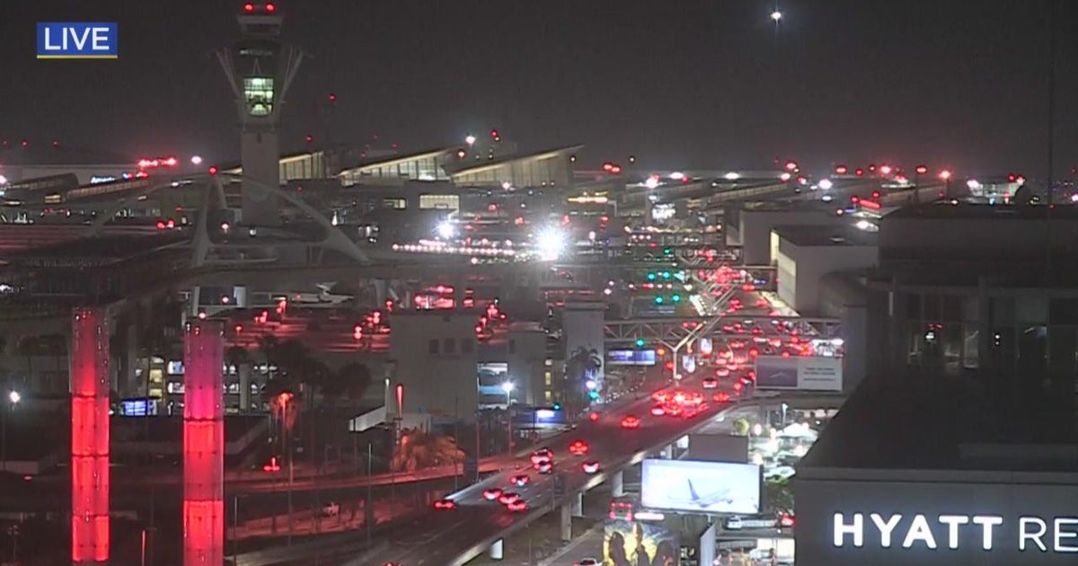 Dozens of flight delays, cancelations continue Monday following ...