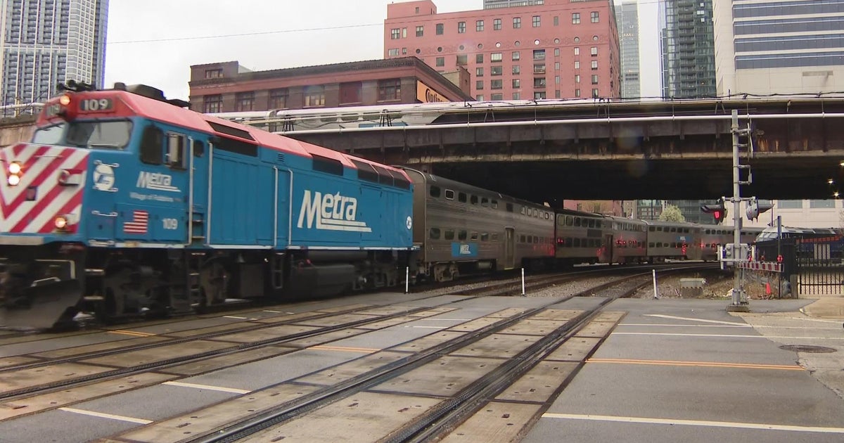 Metra summer passes now available - CBS Chicago