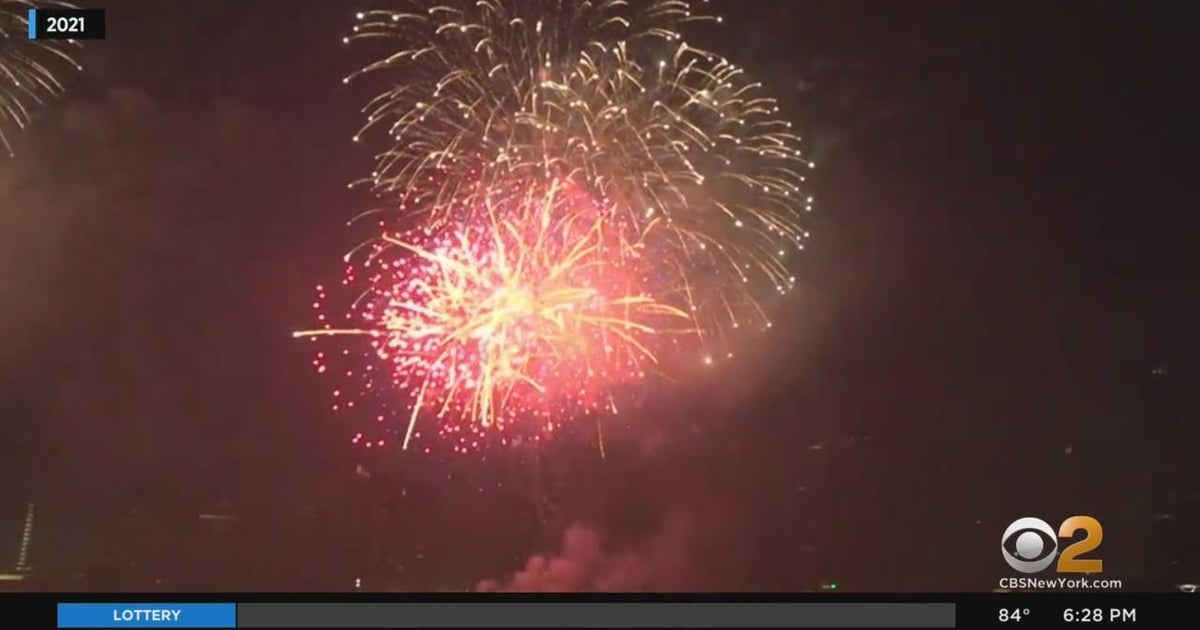 Macy's prepares for Monday night's big fireworks show - CBS New York