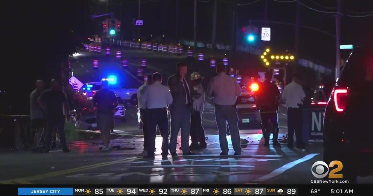 3 teens killed in Staten Island crash - CBS New York