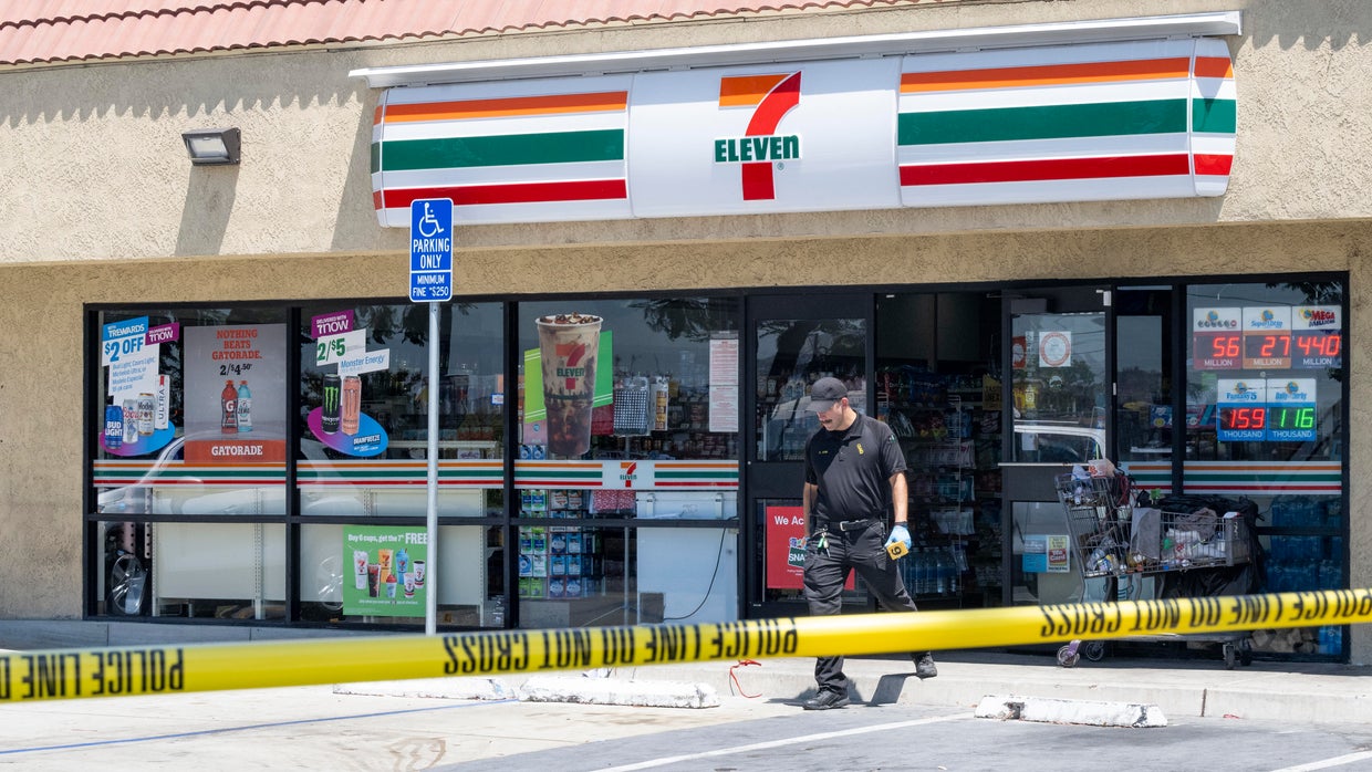 Manhunt continues for gunman who killed 2 in wave of 7-Eleven holdups ...