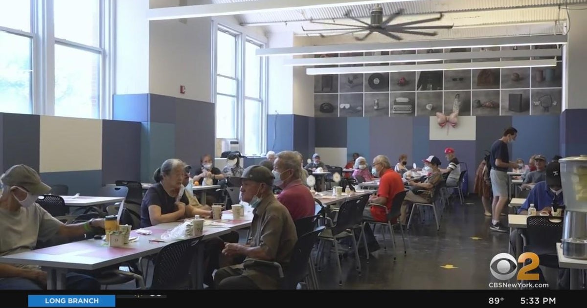 NYC senior community centers offer escape from extreme heat - CBS New York