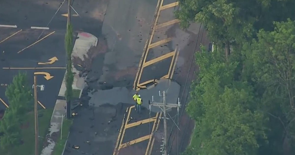 Water main break impacting service in Paramus, New Jersey - CBS New York