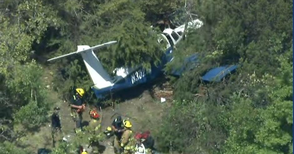 Small plane crashes near Dallas Executive Airport - CBS Texas