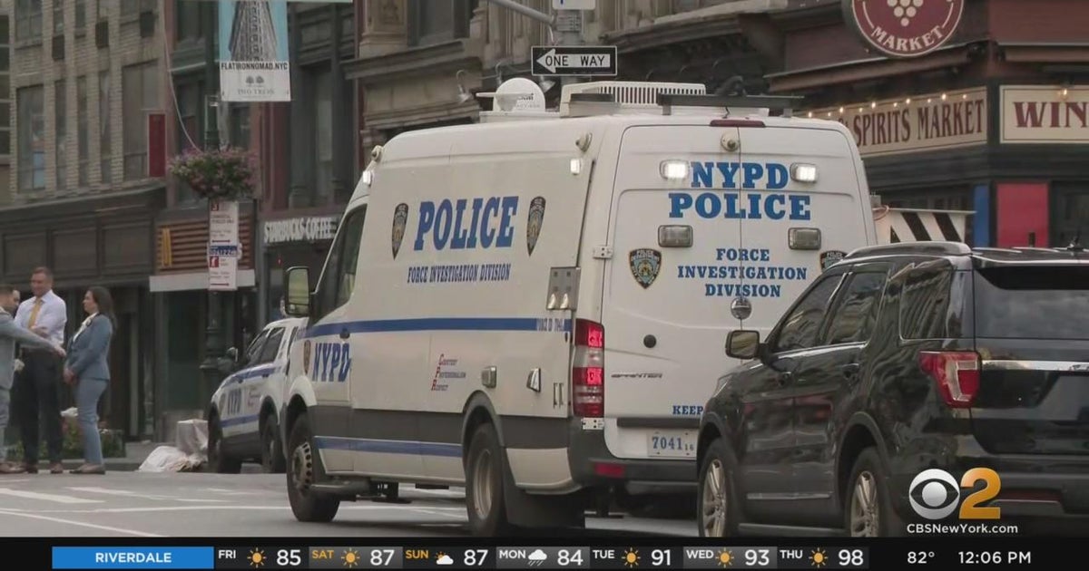 2 wanted after shootout between NYPD, Chelsea robbery suspects - CBS ...