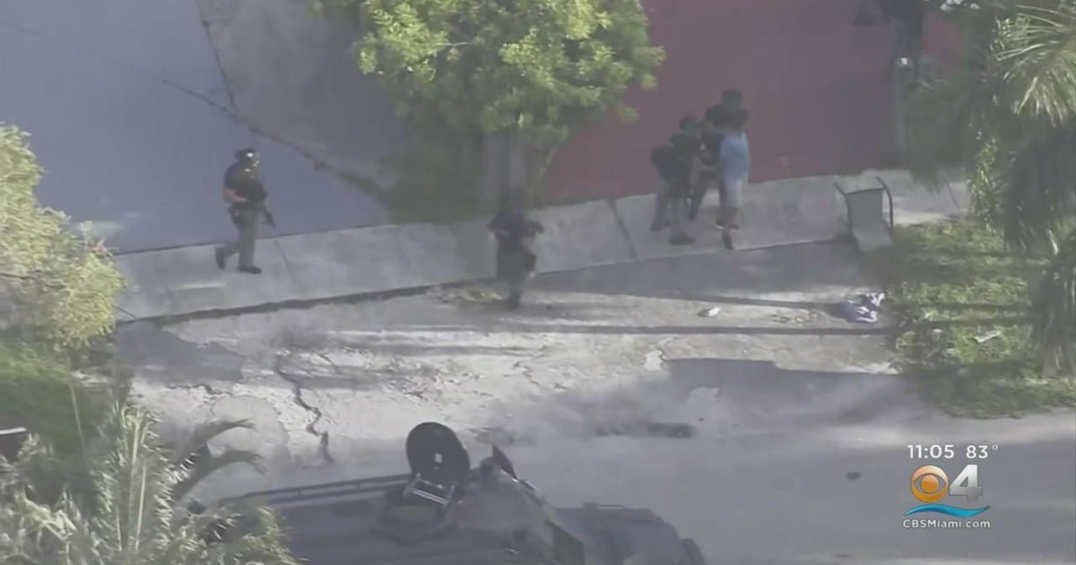 SWAT standoff in Hialeah ends after 7 hours - CBS Miami