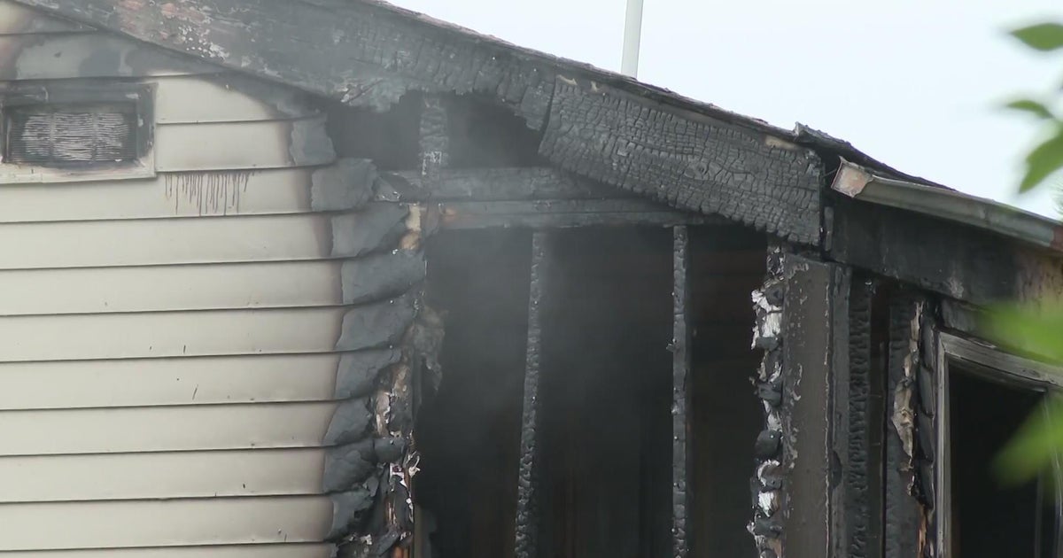 1 rushed to hospital after house fire in Aurora - CBS Colorado