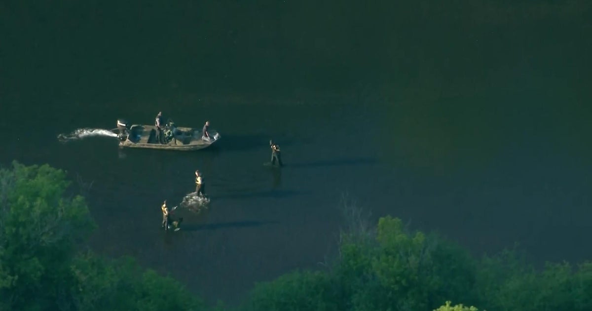 Community rallying after Apple River stabbings - CBS Minnesota