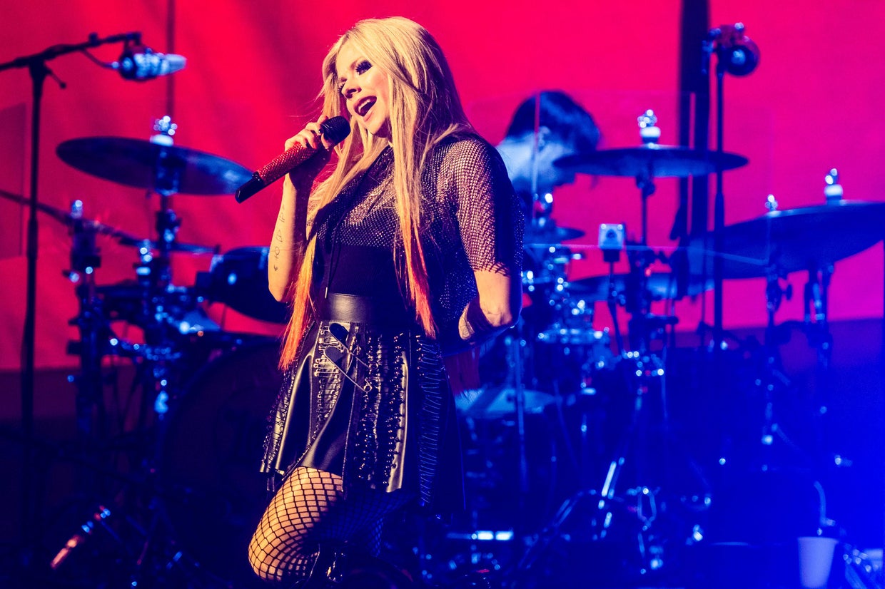 Photos: Machine Gun Kelly lands at Oakland Arena