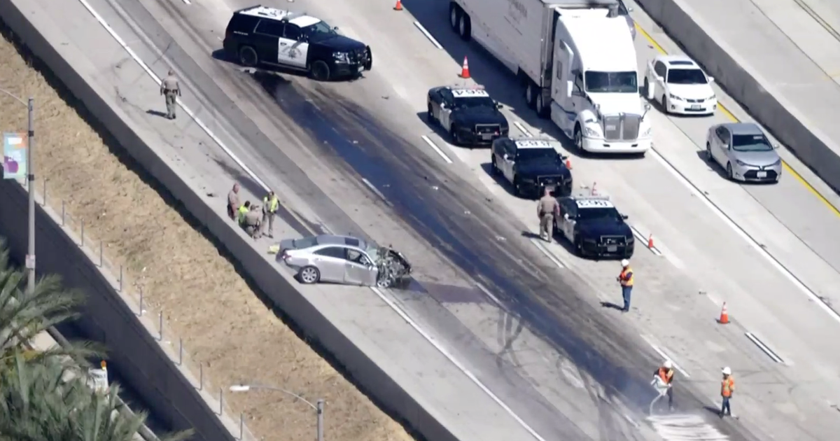 One dead following multi-car crash on 5 Freeway in Burbank - CBS Los ...