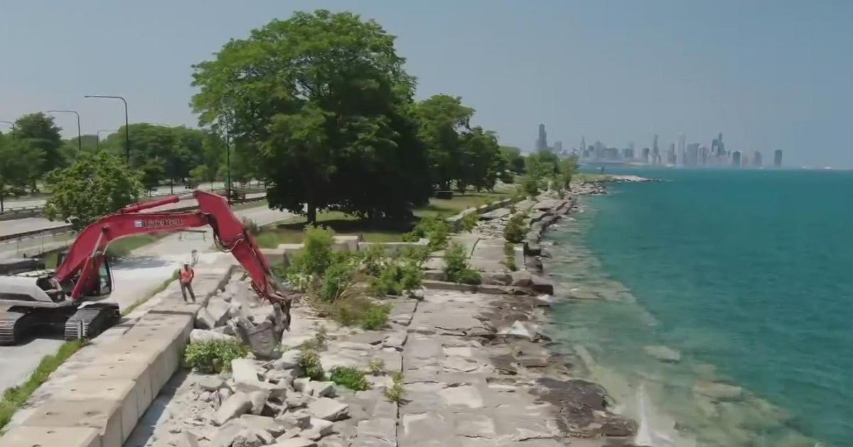 Chicago Park District joins city in effort to protect shoreline - CBS ...