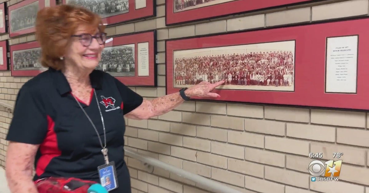 Irving ISD teacher celebrating 50 years with the district - CBS Texas