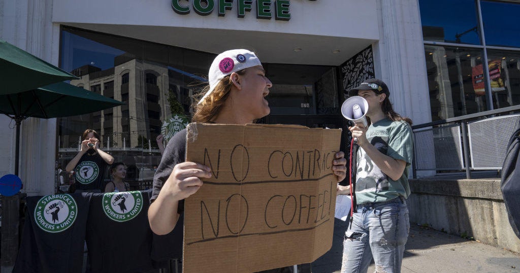 Starbucks workers go on strike at Lakewood, Barstow stores - CBS Los ...