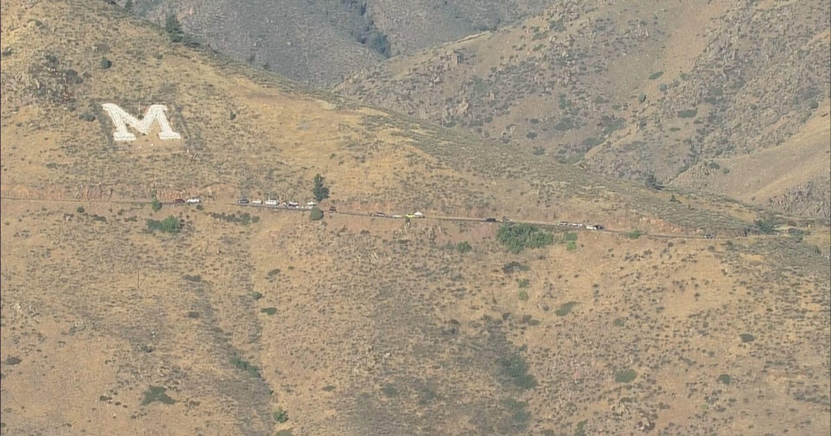 Colorado School of Mines incoming class march up Mount Zion in over 100 ...