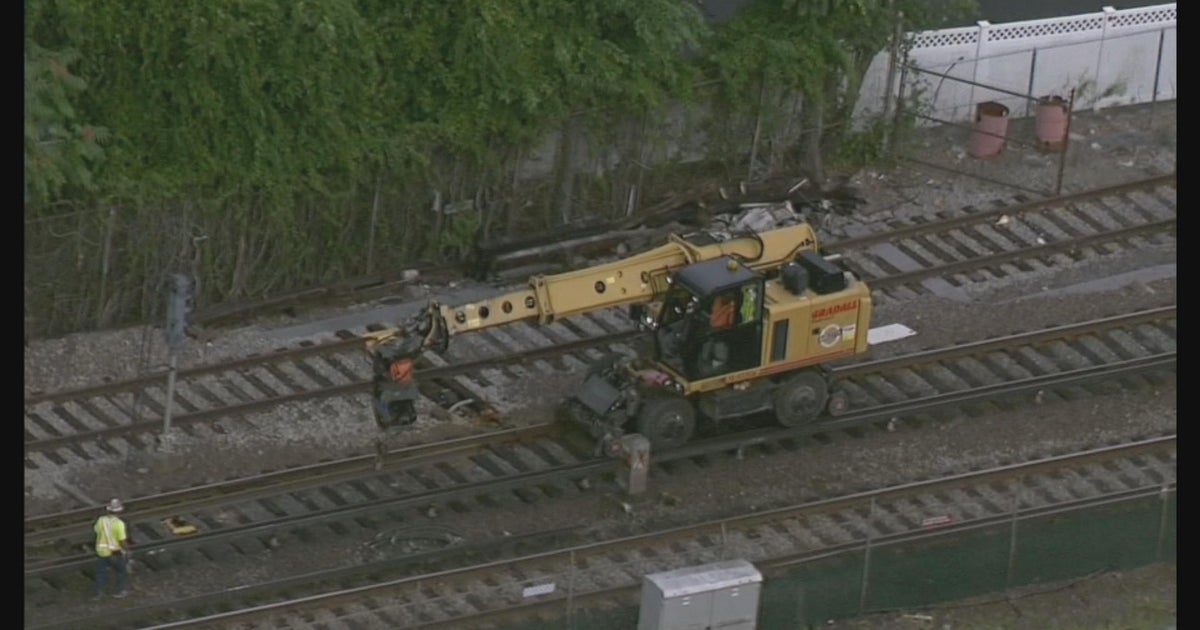 Orange Line shut down, construction underway on tracks as riders try ...