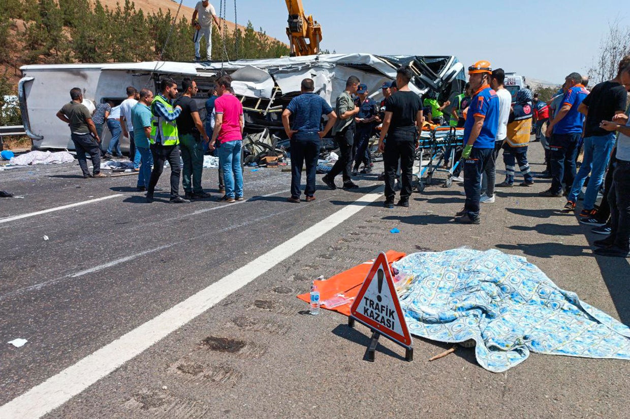 Dozens killed in separate bus, truck crashes in Turkey - CBS News