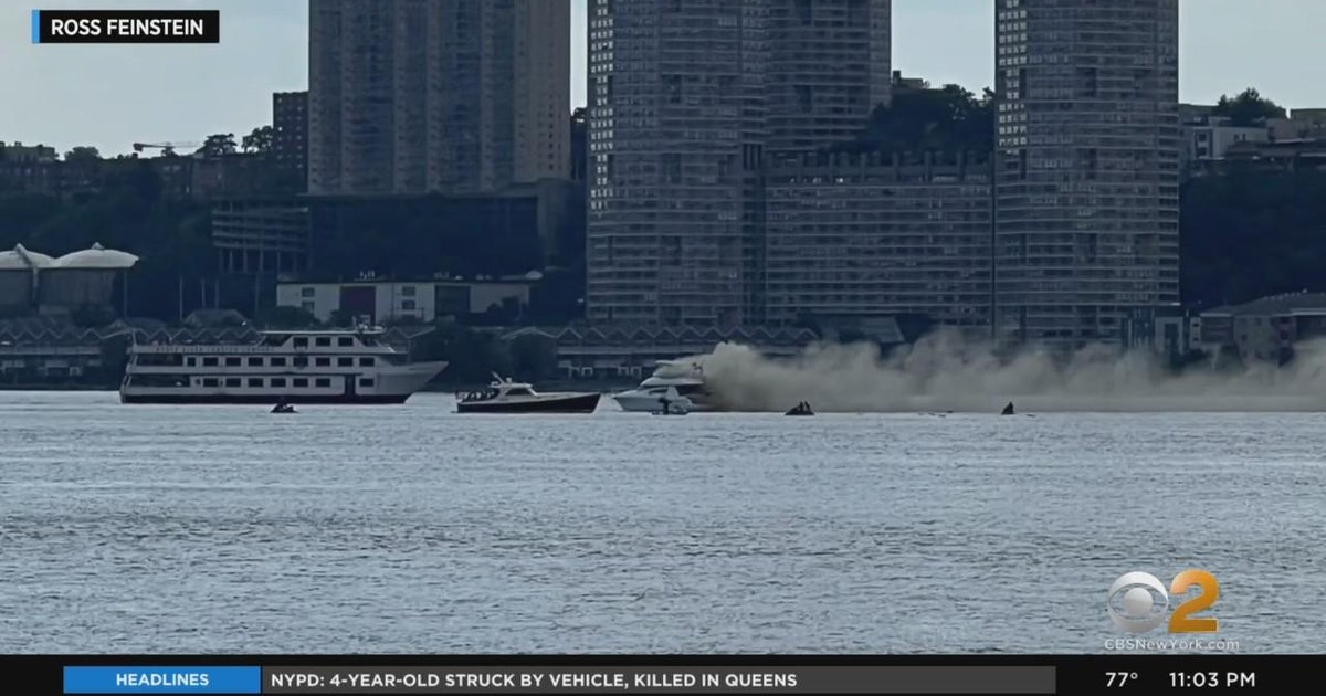 Good Samaritan helps rescue passengers from yacht fire on Hudson River ...