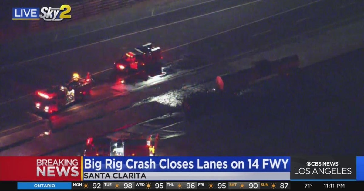 Big rig crash closes all lanes on 14 Freeway - CBS Los Angeles