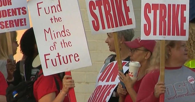 Strike delays first day of school in Kent, Washington - CBS News