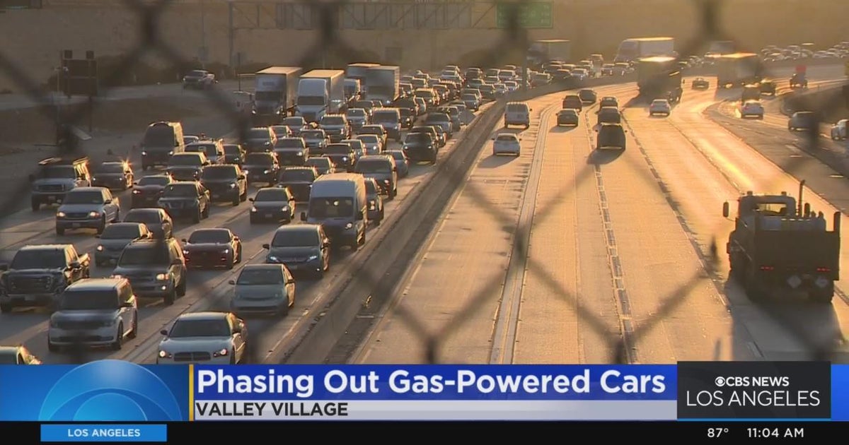 California planning to phase out gas-powered vehicles by 2035 - CBS Los ...