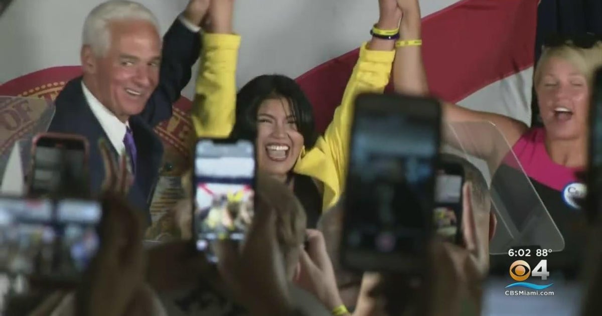 Charlie Crist selects Karla Hernandez as running mate - CBS Miami