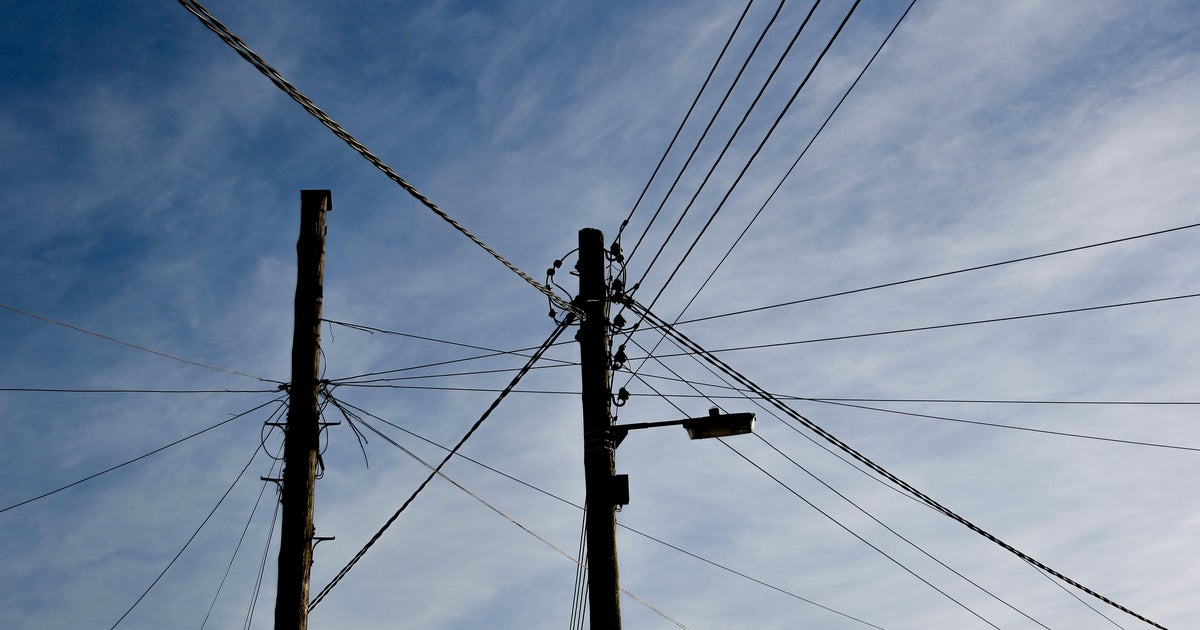 Power parachute pilot strikes power line in Chetek - CBS Minnesota