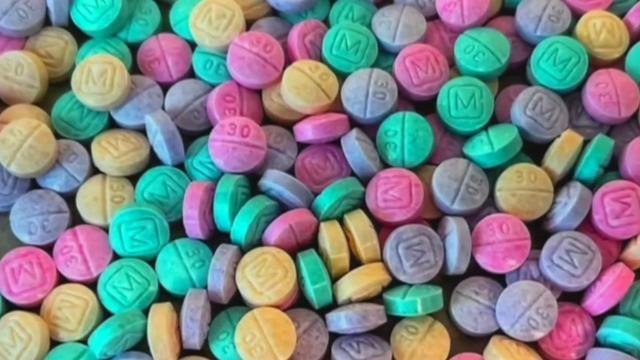 DEA issues new warning about fentanyl in rainbow colors - CBS Colorado