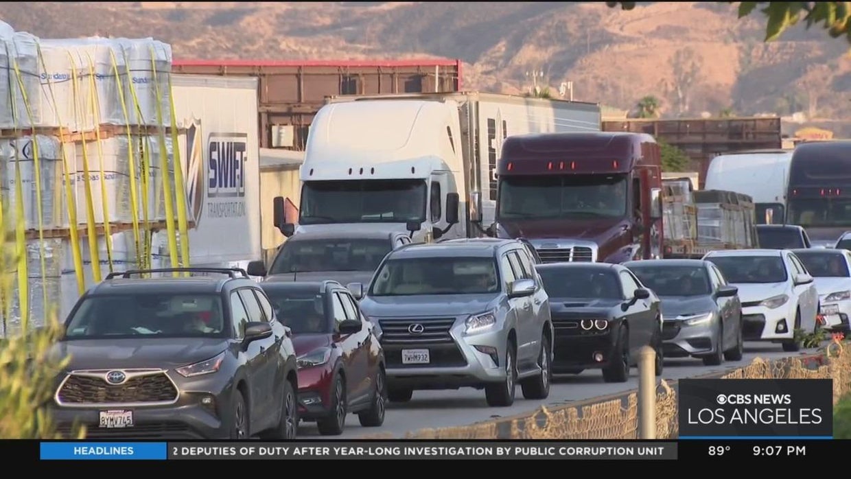 Gridlock traffic on 5 Freeway through Castaic continues into holiday ...