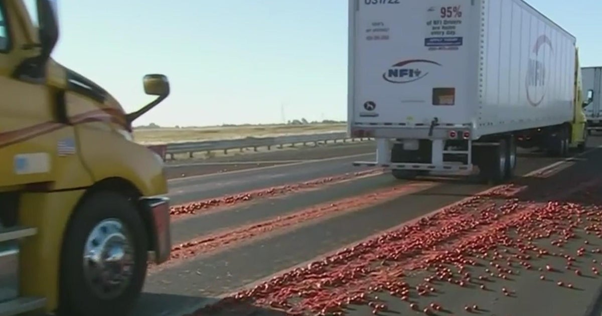 Tomatoes spill all over SB I-5 in Elk Grove after truck crash - CBS ...