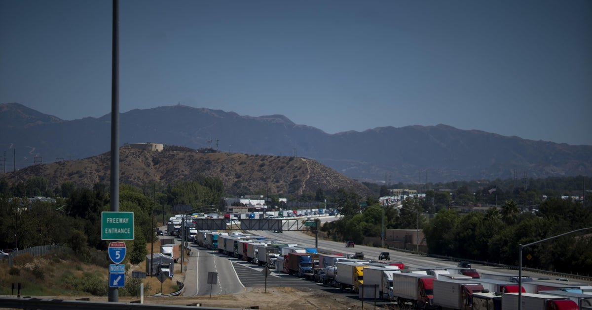5 Freeway traffic still impacted by Route Fire; damaged retaining walls ...