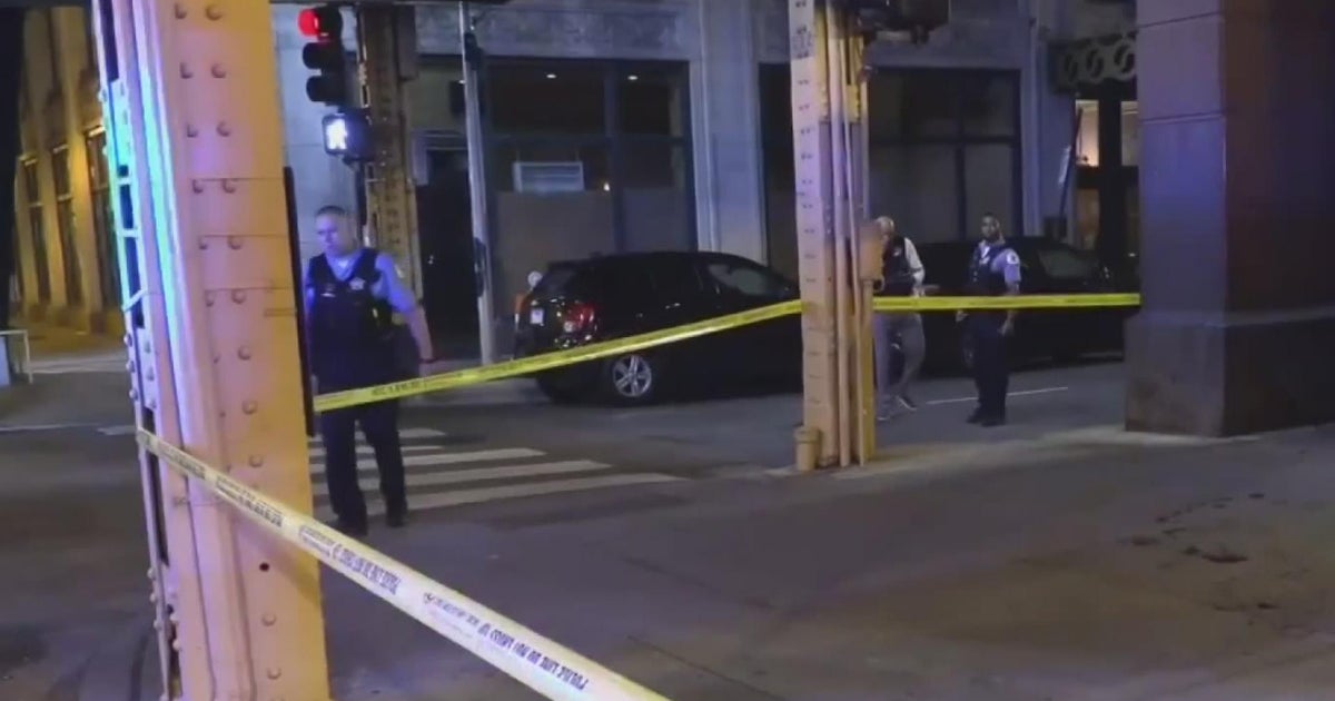 Man dead after stabbing in The Loop - CBS Chicago