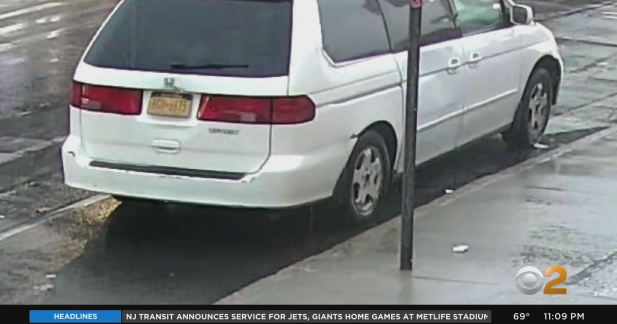 Image shows license plate of suspect in Bronx robbery - CBS New York