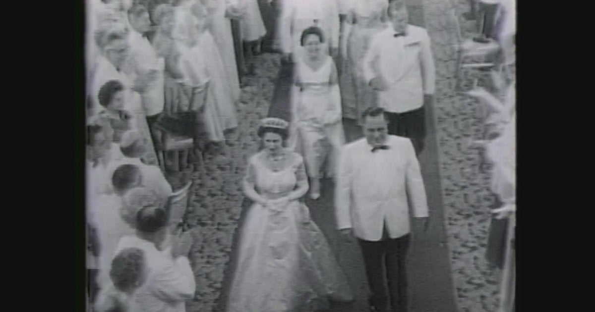Historian recounts Queen Elizabeth II's 1959 visit to Chicago - CBS Chicago